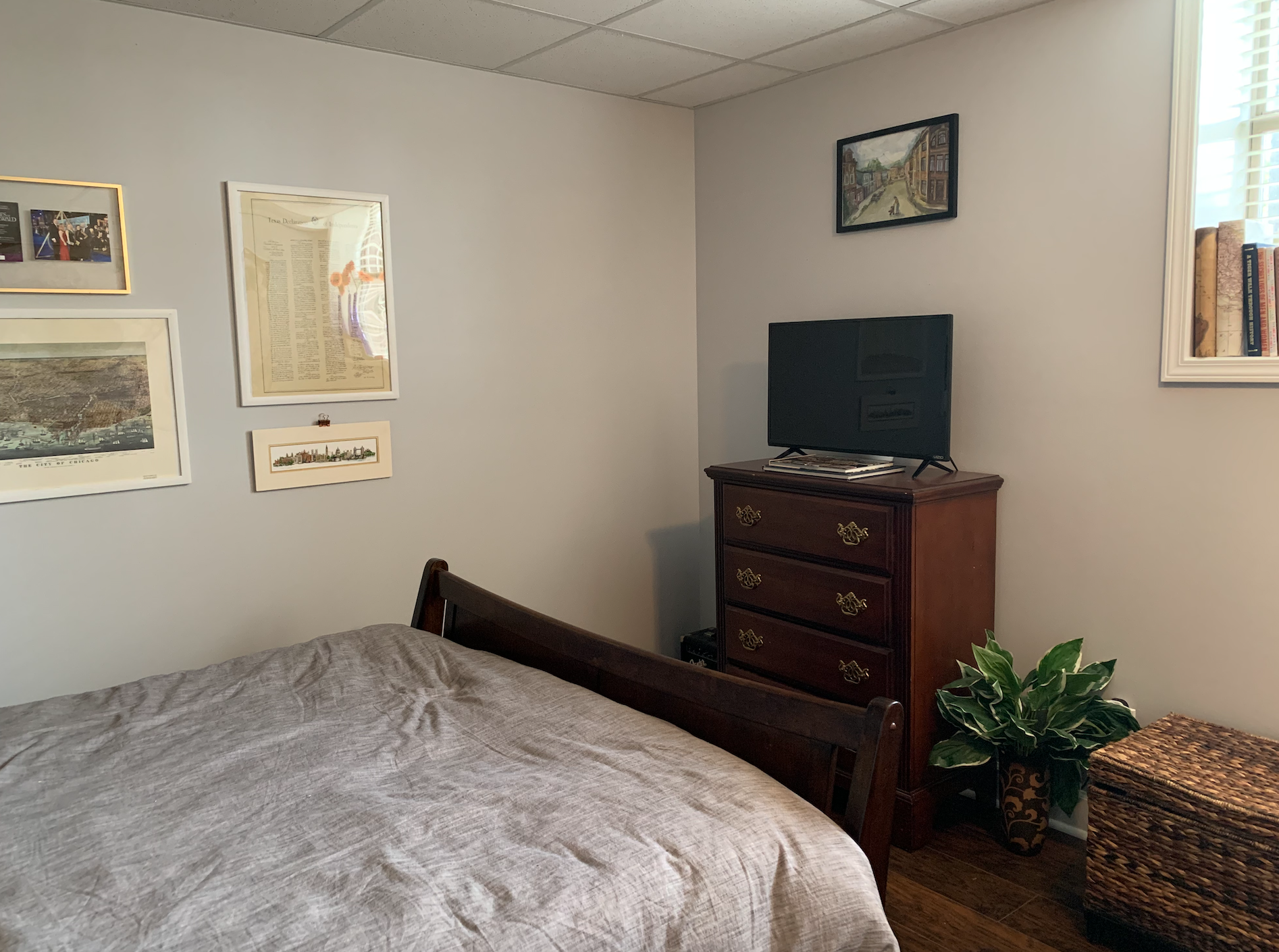 Downstairs Guest Suite | Simply Elliott Home Tour - Simply Elliott